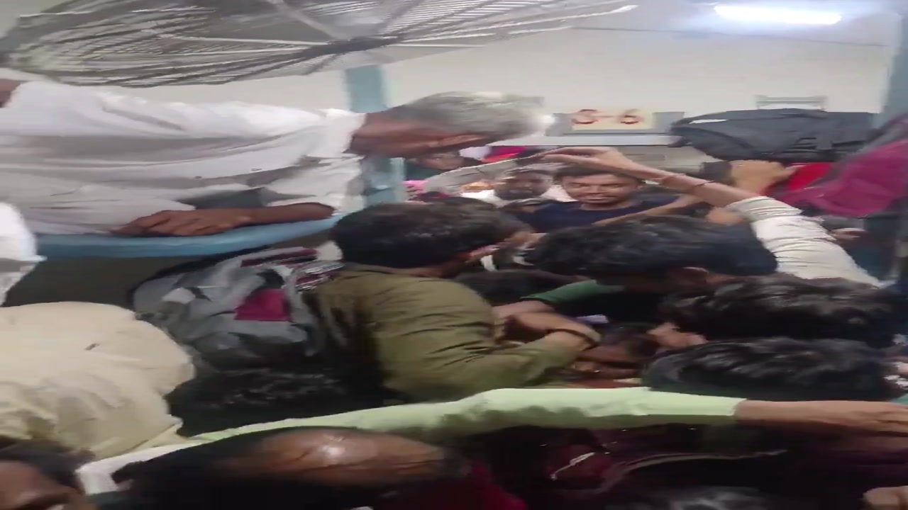 Densely packed trains in India - Brighteon.com