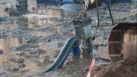 US Army M88 "Hercules" armored recovery vehicle sank into a Lithuanian ...