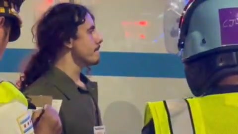 Wyatt Reed filmed one of Several Journalists Arrested covering the anti ...