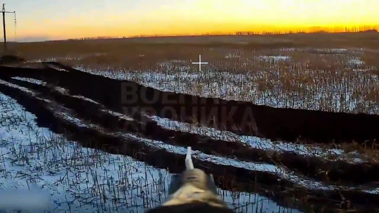 💥Russian fiber-optic cable-guided FPV drones targeting and destroying ...