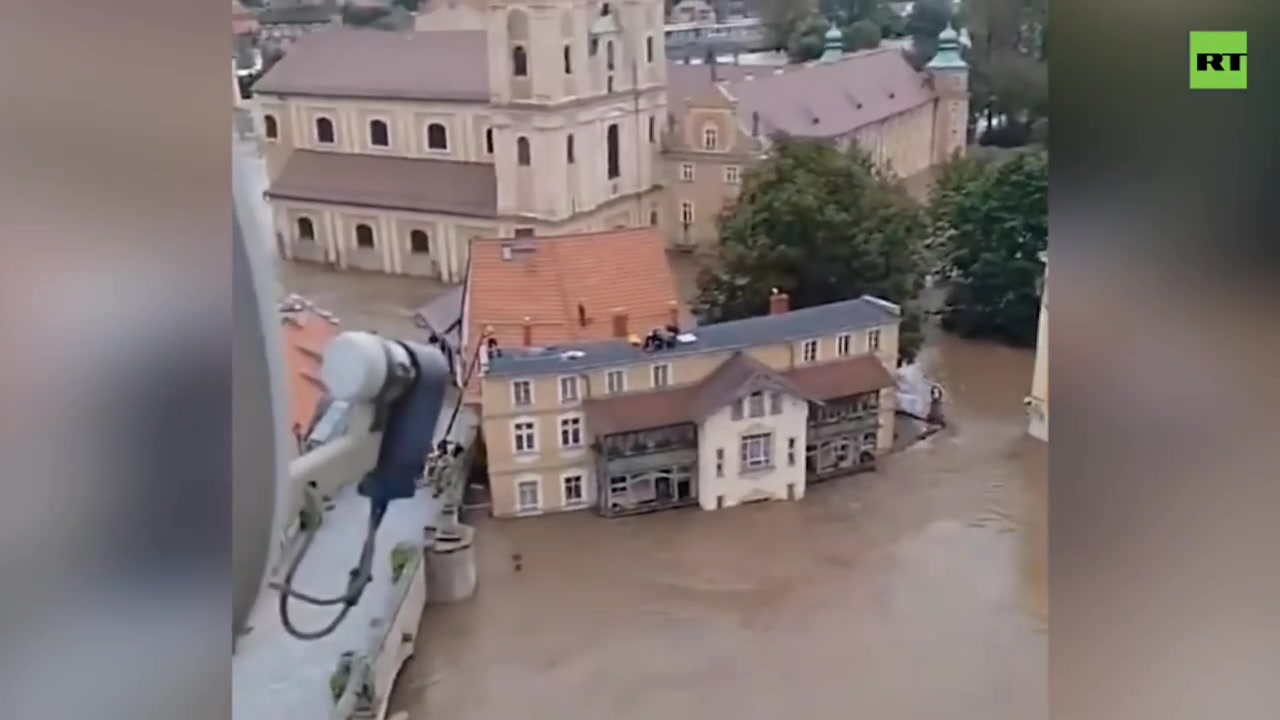 Thousands evacuate as Southern Poland battles critical flooding ...
